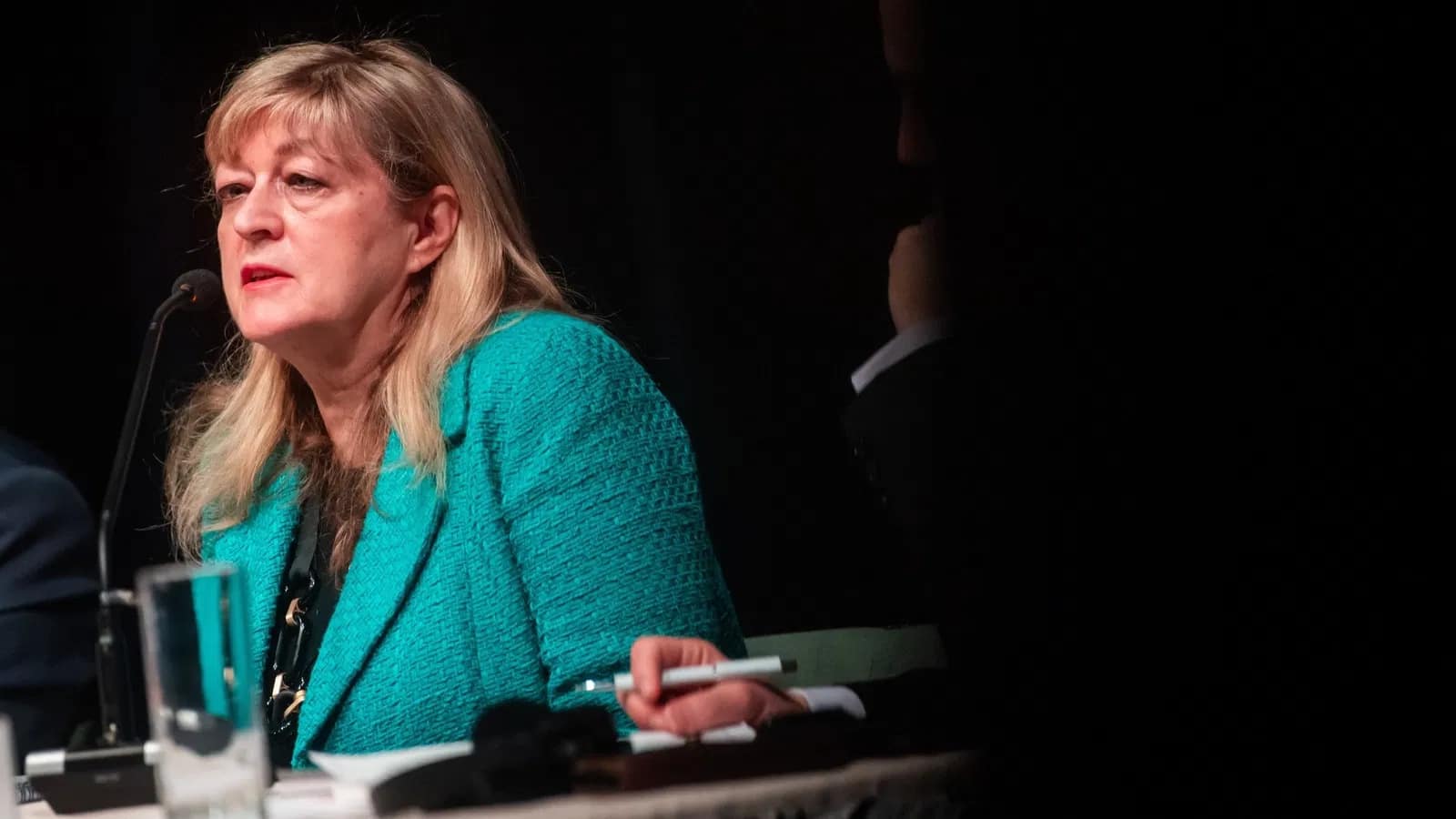 Lázár János: „Nem árad, hanem átbasz a Tisza!”