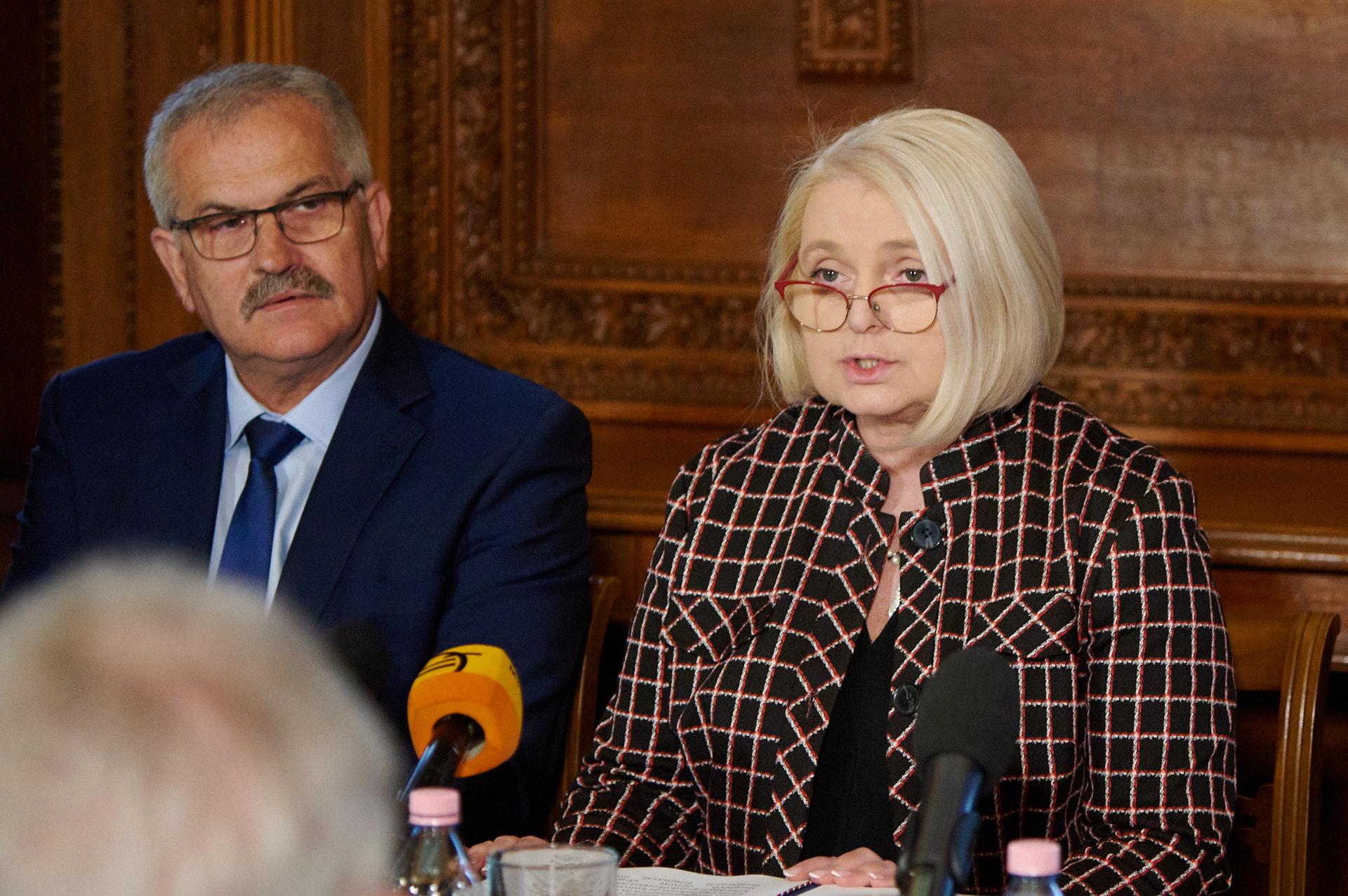 Megszólalt Deák Dániel megafonos, miután élő adásban kitiltották az ATV ...
